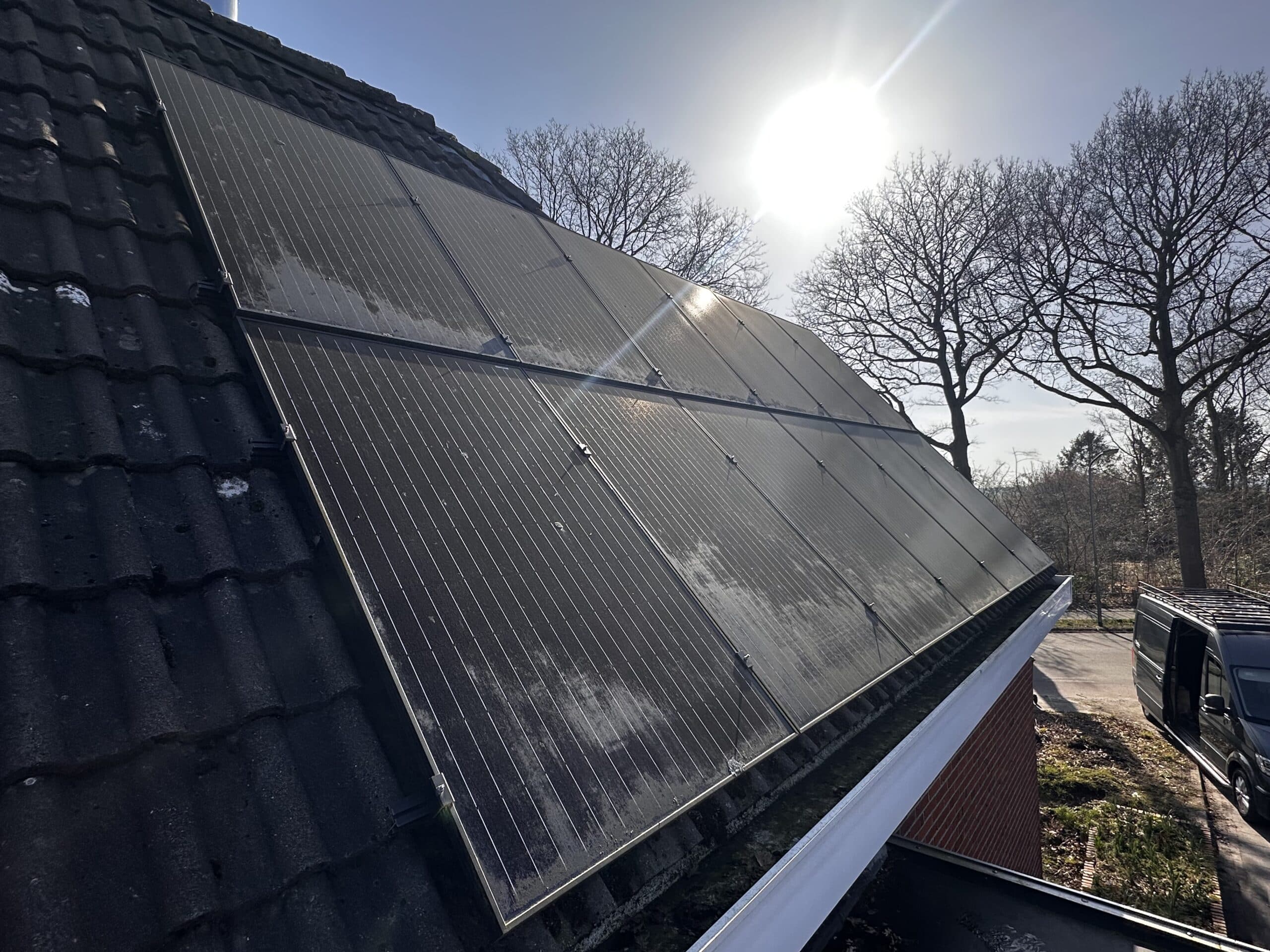 In Froombosch 10 zonnepanelen gedemonteerd i.v.m. dakrenovatie.
